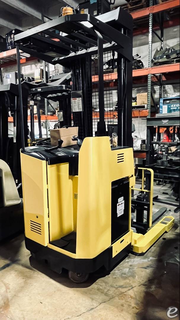 2003 Electric Yale Electric Narrow Aisle Single Reach | Eliftruck