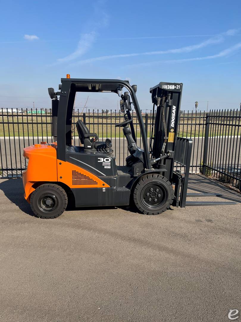 2022 Diesel Doosan D30S-7 Pneumatic Tire 4 Wheel Sit Down