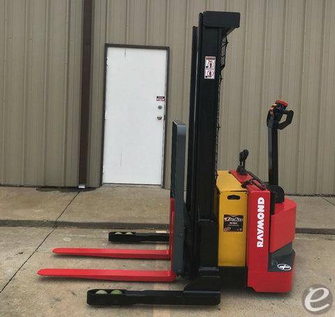 2010 Electric Raymond RSS40 Electric Walkie Straddle Stacker