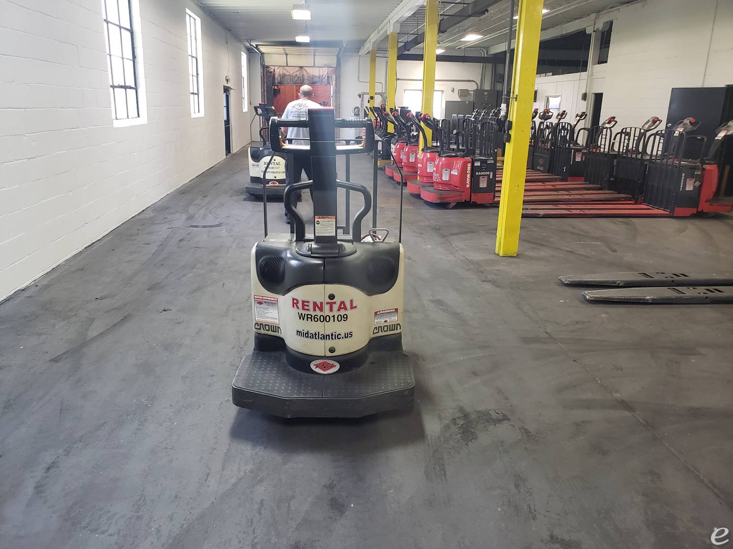 2005 Electric Crown PE4000-60 Electric Walkie/Rider Pallet Jack