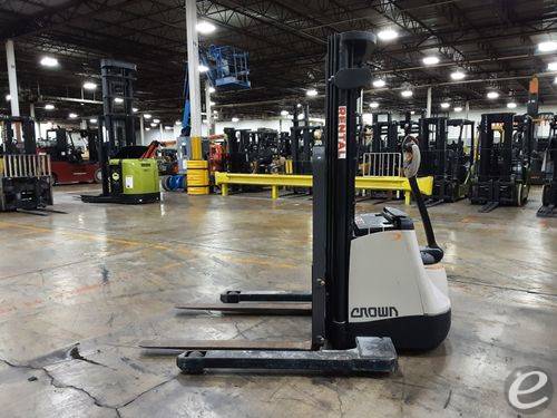 2013 Electric Crown Electric Walkie Straddle Stacker | Eliftruck