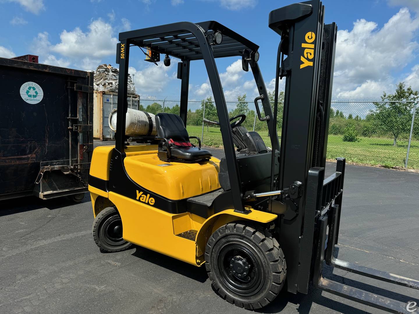 2017 LP Gas Yale Pneumatic Tire 4 Wheel Sit Down | Eliftruck