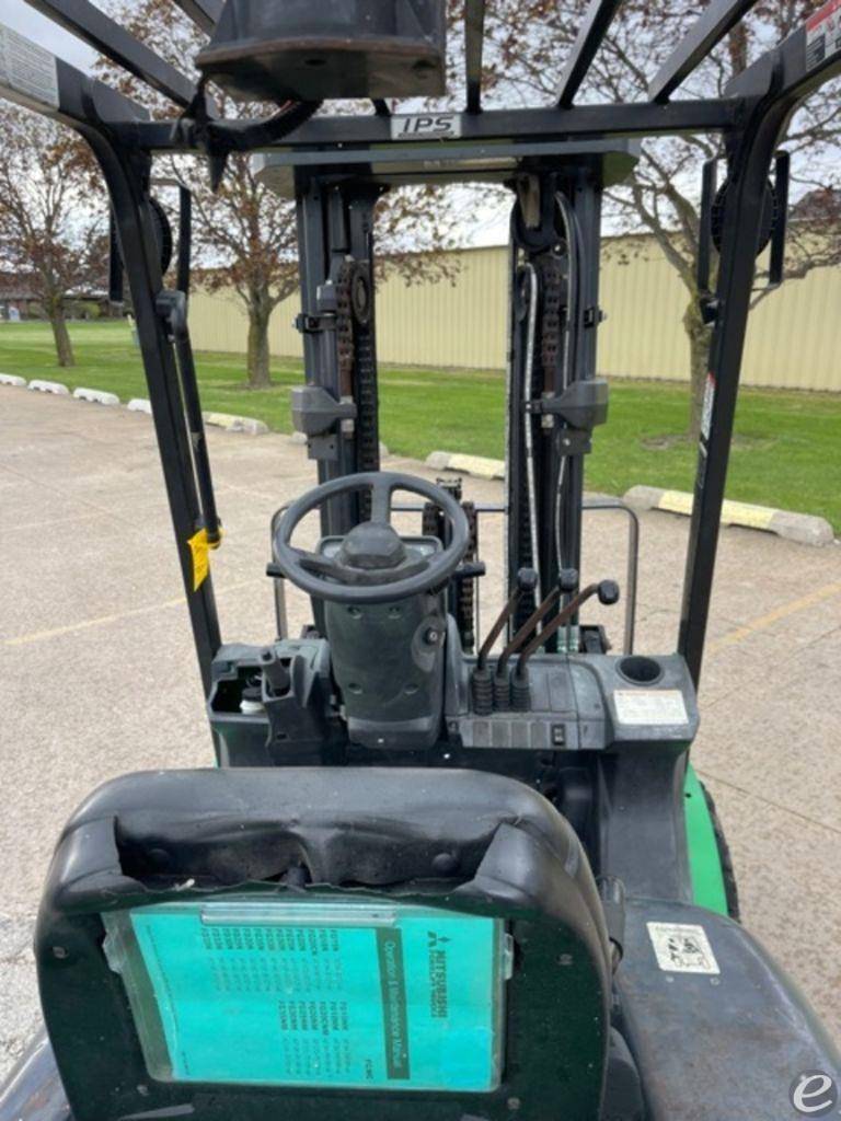 2014 Dual Fuel Mitsubishi FG30N Pneumatic Tire 4 Wheel Sit Down