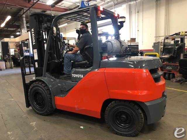 2015 LP Gas Toyota Pneumatic Tire 4 Wheel Sit Down | Eliftruck