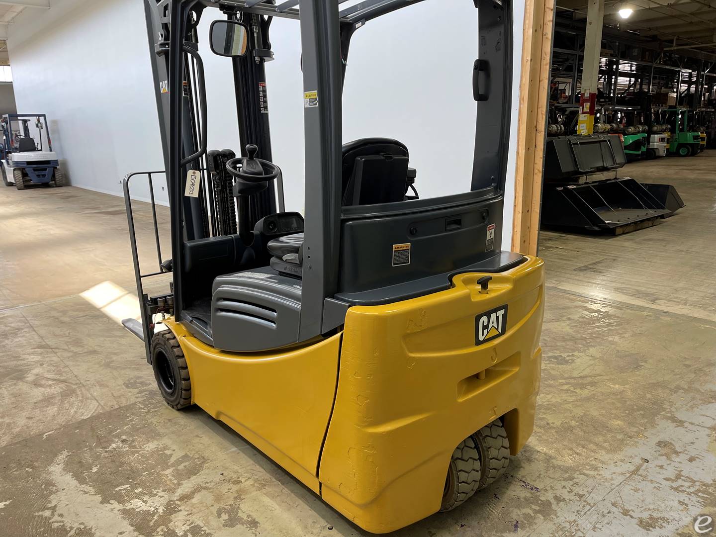 2018 Electric Cat 2ET4000 Electric 3 Wheel Sit Down