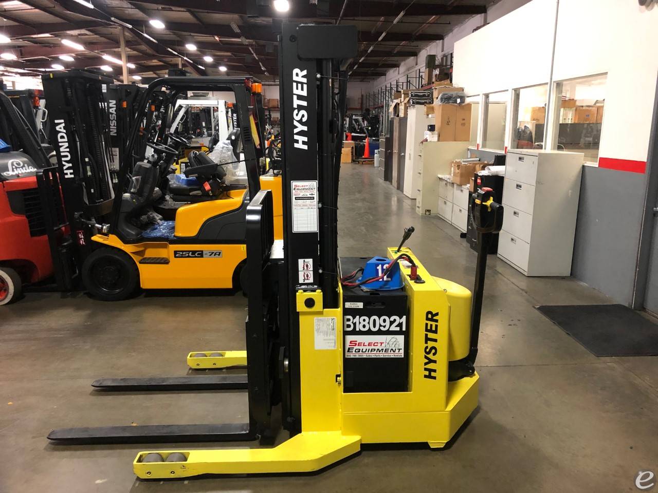 2001 Electric Hyster W30XTR Electric Walkie Straddle Stacker Reach