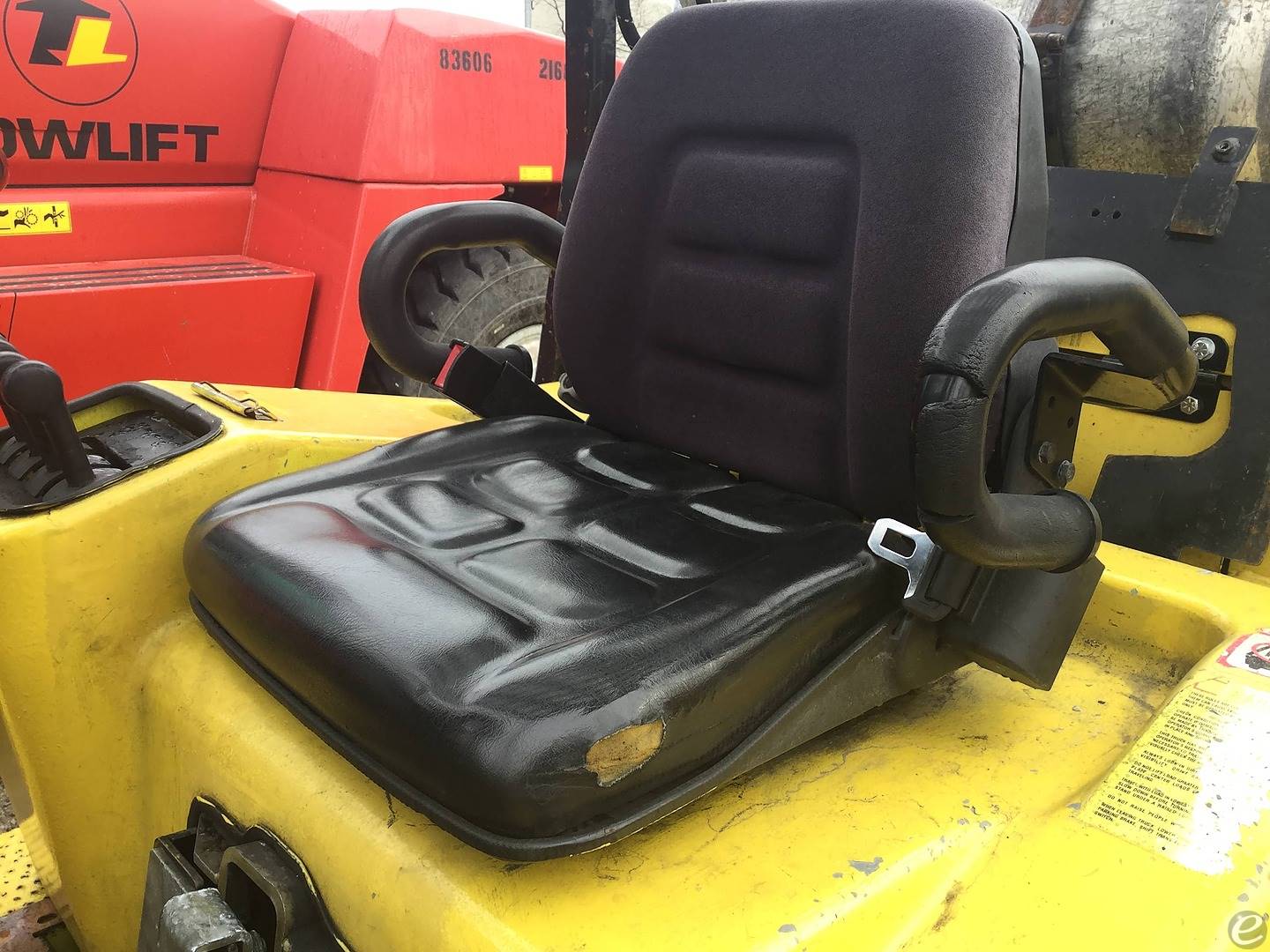 2008 LP Gas Hoist Liftruck F220 Cushion Tire 4 Wheel Sit Down (Indoor ...