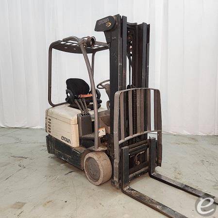 2004 Electric Crown SC4020-30 Electric 3 Wheel Sit Down