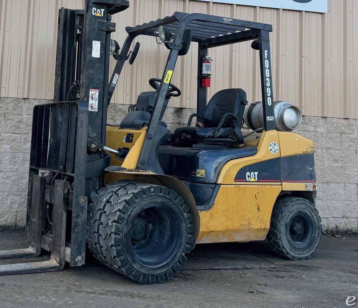2006 LP Gas Cat Pneumatic Tire 4 Wheel Sit Down | Eliftruck