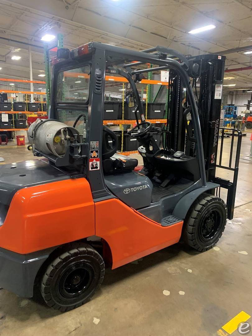 2010 LP Gas Toyota Forklifts 8FGU32 - 123Forklift