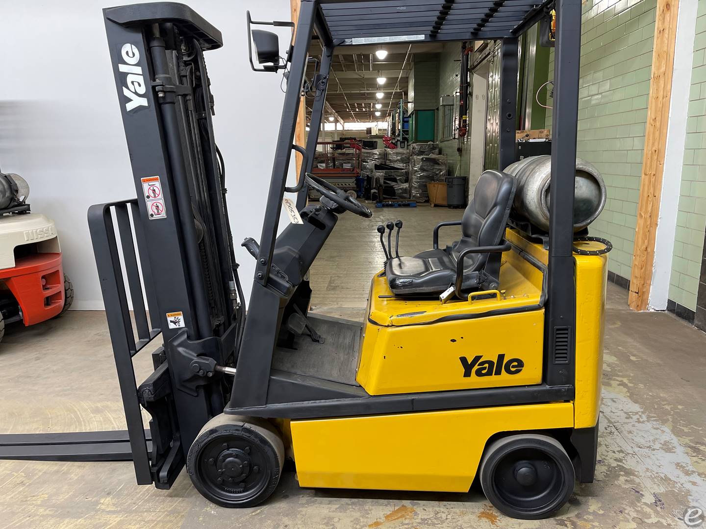 2000 LP Gas Yale GLC030 Cushion Tire 4 Wheel Sit Down (Indoor Warehouse)