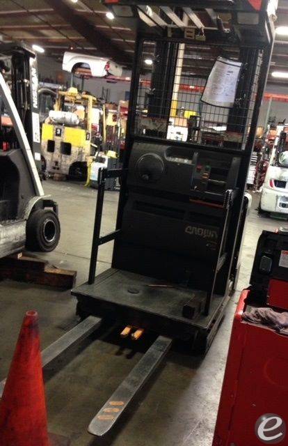 2010 Electric Crown Electric Order Picker | Eliftruck
