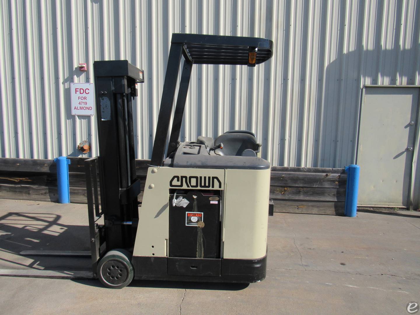 2004 Electric Crown RC3000 Electric Stand Up End Control (Docker)