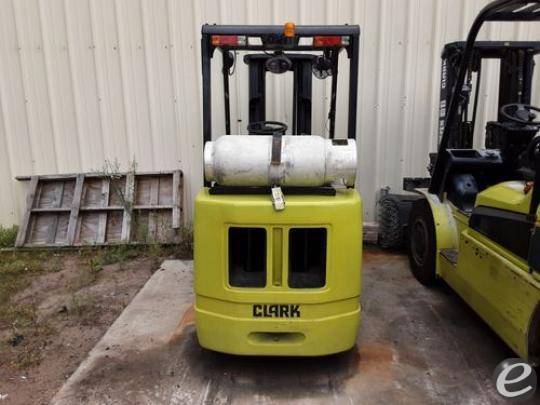 1997 LP Gas Clark CGC30 Cushion Tire 4 Wheel Sit Down (Indoor Warehouse)