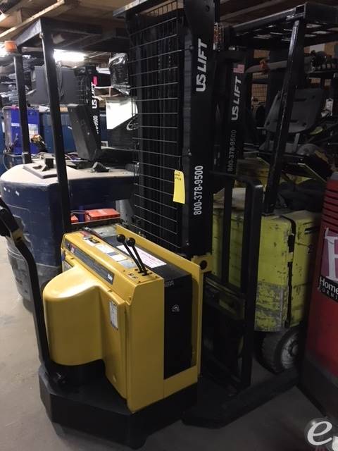 Electric Yale Electric Walkie Straddle Stacker | Eliftruck