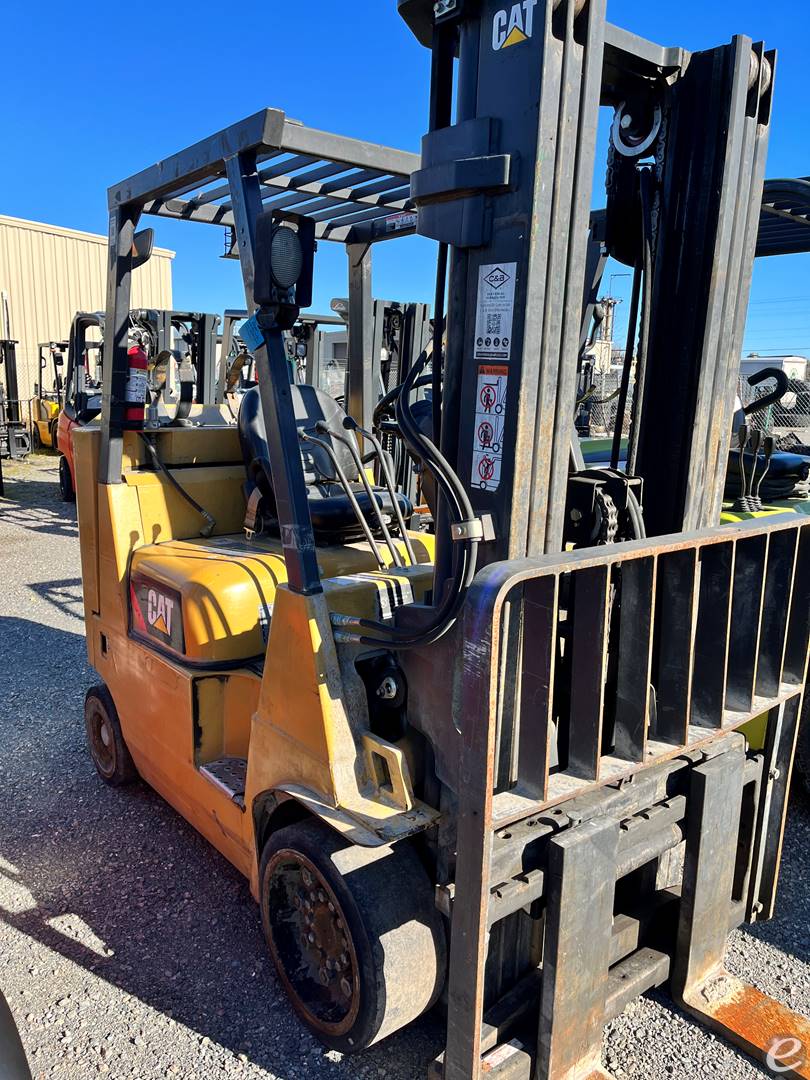 2018 LP Gas Cat GC40KSTR Cushion Tire 4 Wheel Sit Down (Indoor Warehouse)