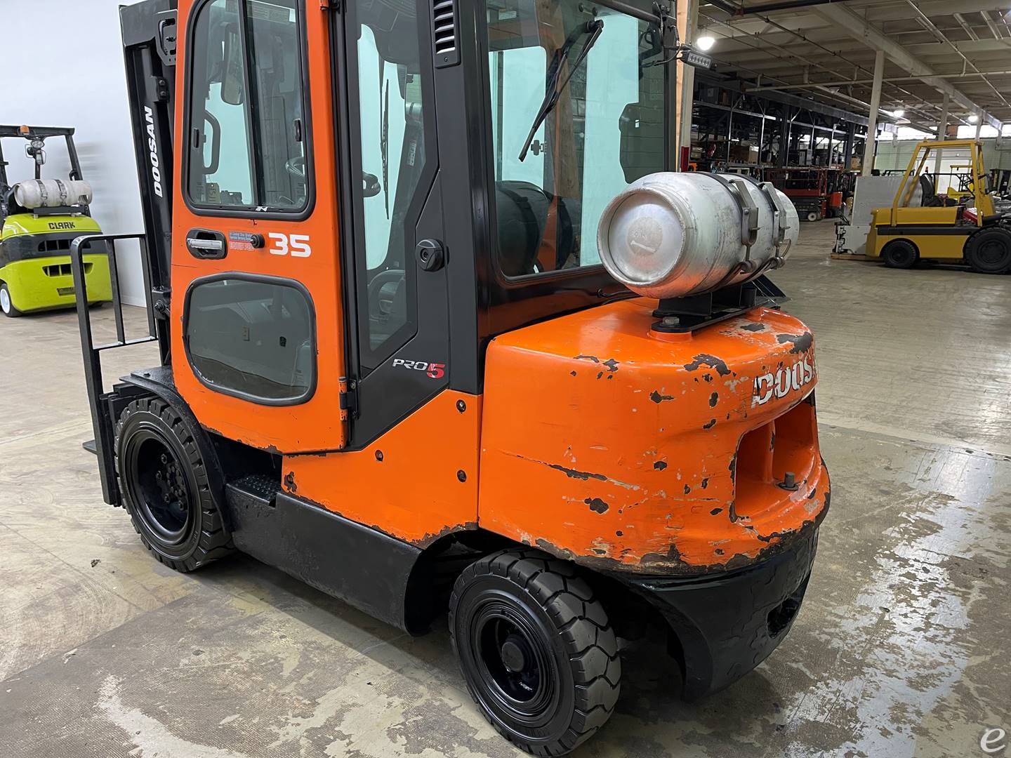 2017 LP Gas Doosan G35C-5 Pneumatic Tire 4 Wheel Sit Down