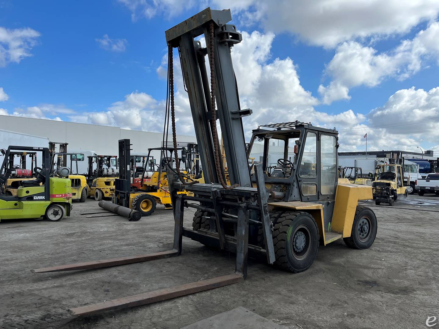 2002 Diesel Cat Pneumatic Tire 4 Wheel Sit Down | Eliftruck