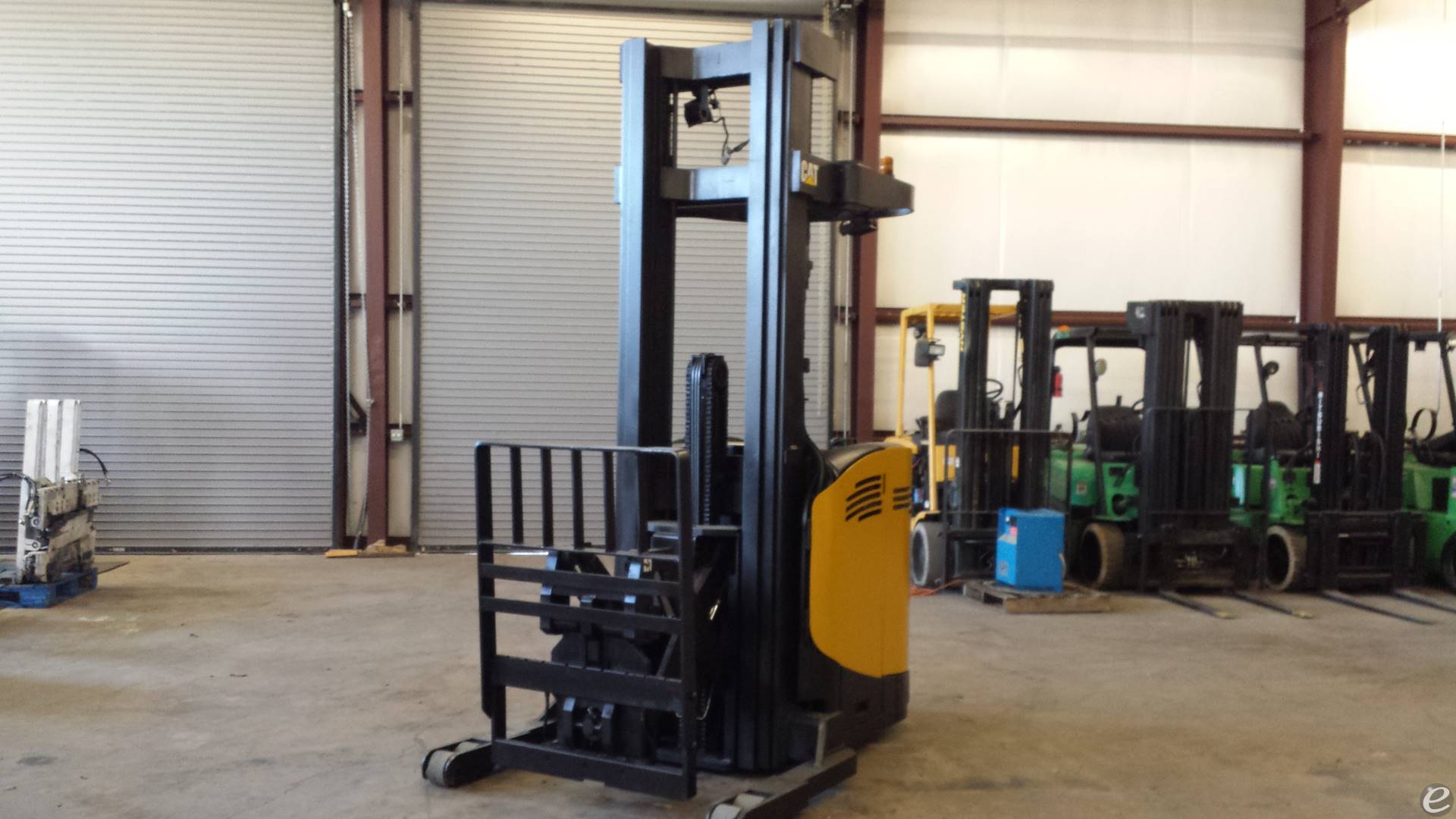 2005 Electric Cat Electric Narrow Aisle Single Reach | Eliftruck