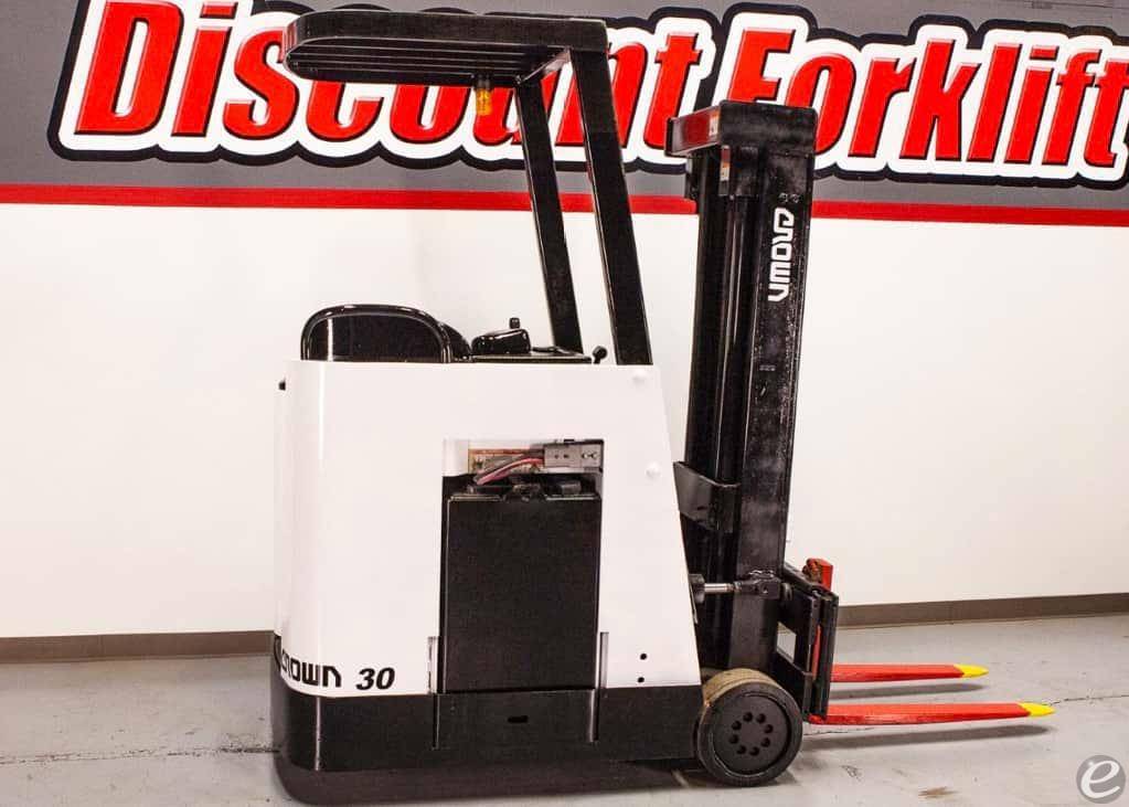 1990 Electric Crown 30RCTT-S Electric Walkie Counterbalanced Stacker