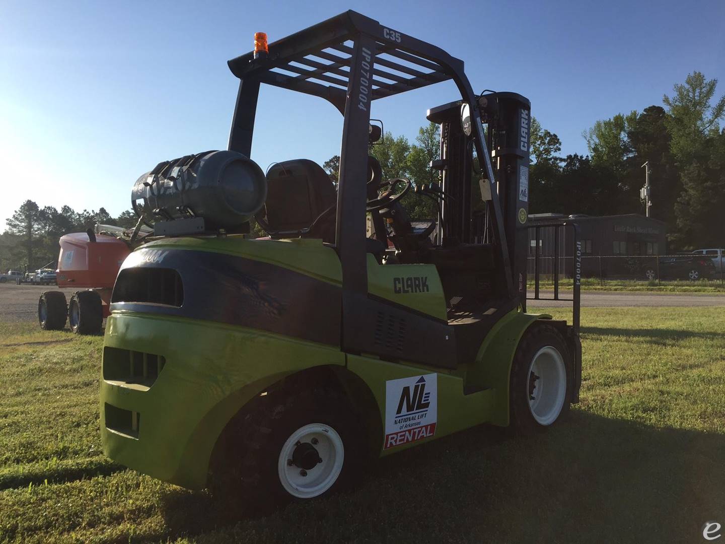 2015 LP Gas Clark Pneumatic Tire 4 Wheel Sit Down | Eliftruck