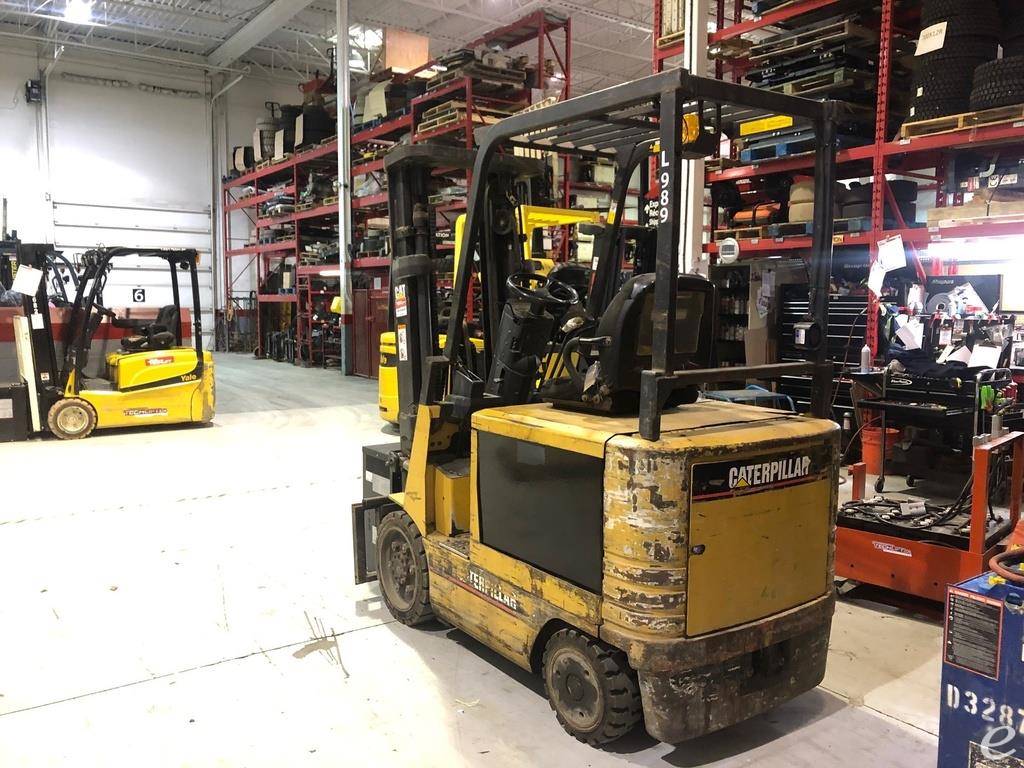 2001 Electric Cat 2EC25 Electric 4 Wheel Sit Down