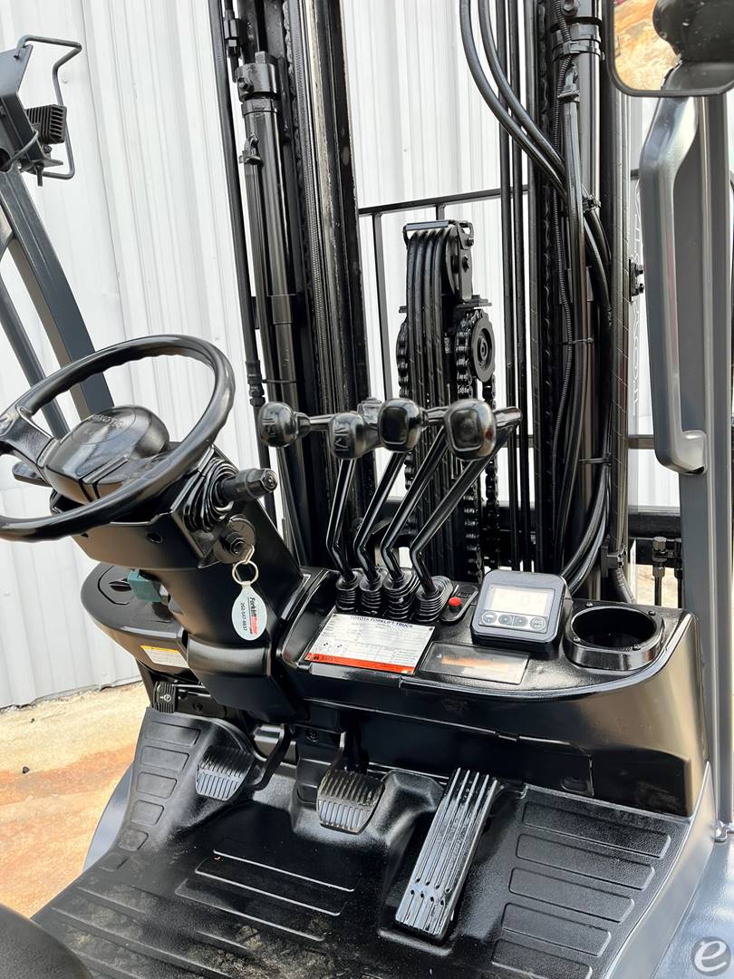 2010 LP Gas Toyota 8FGCU30 Cushion Tire 4 Wheel Sit Down (Indoor Warehouse)