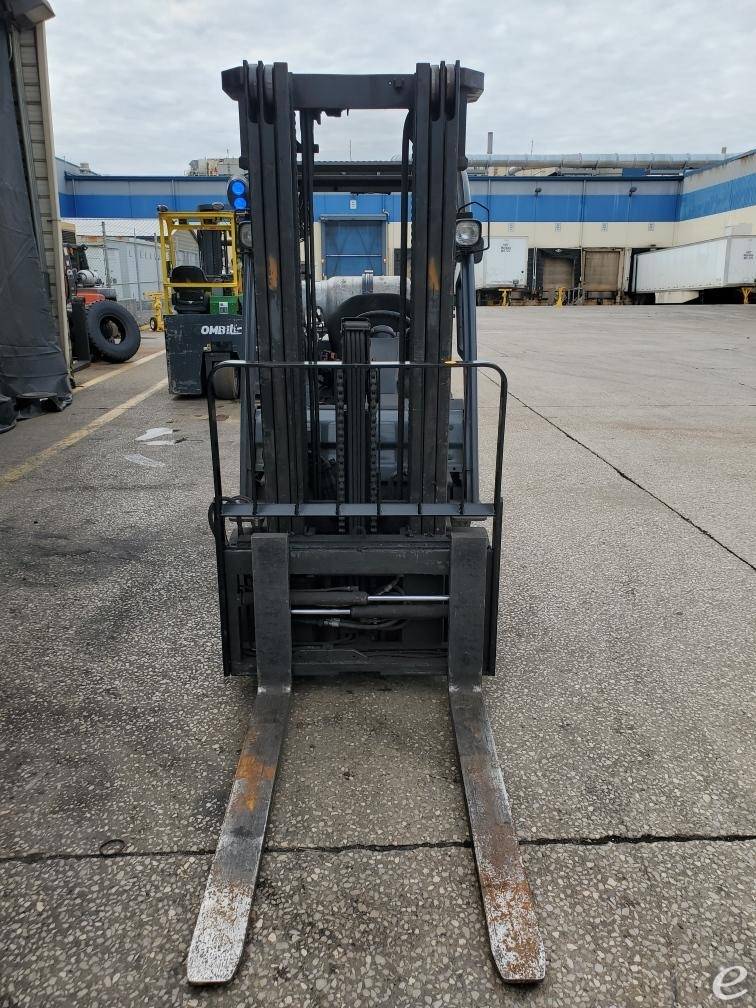 2017 LP Gas Toyota 8FGCU30 Cushion Tire 4 Wheel Sit Down (Indoor Warehouse)