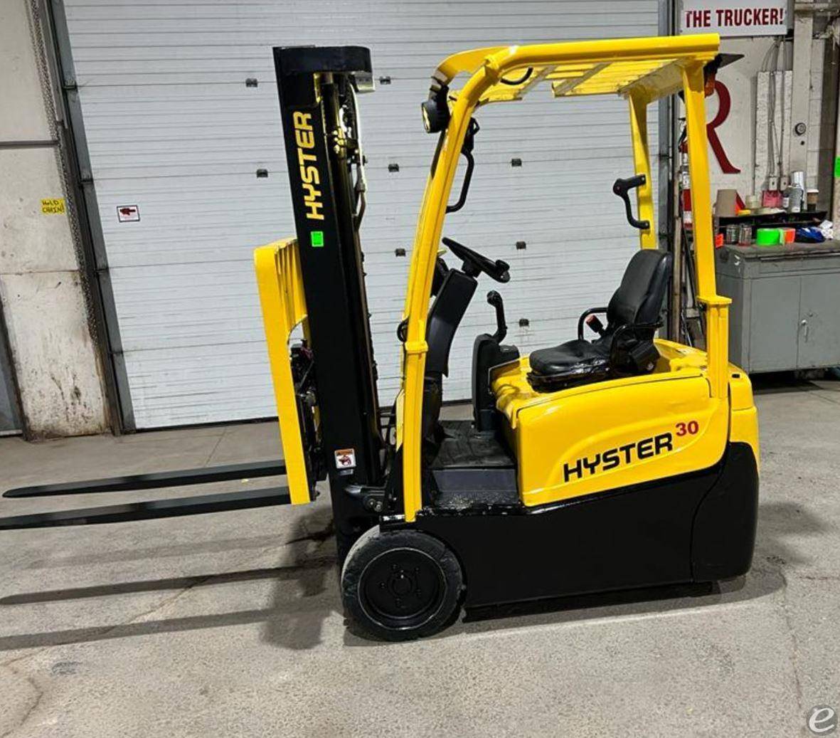 2017 Electric Hyster J30XNT Electric 3 Wheel Sit Down