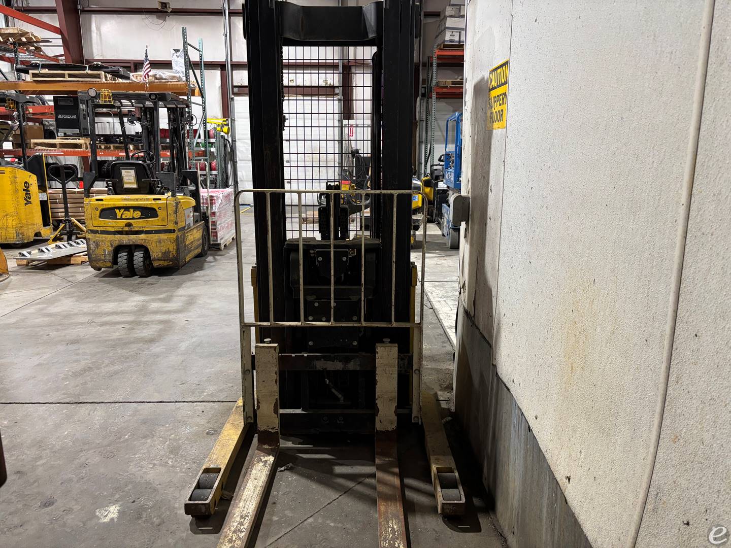 2014 Electric Yale Electric Walkie Straddle Stacker Reach | Eliftruck