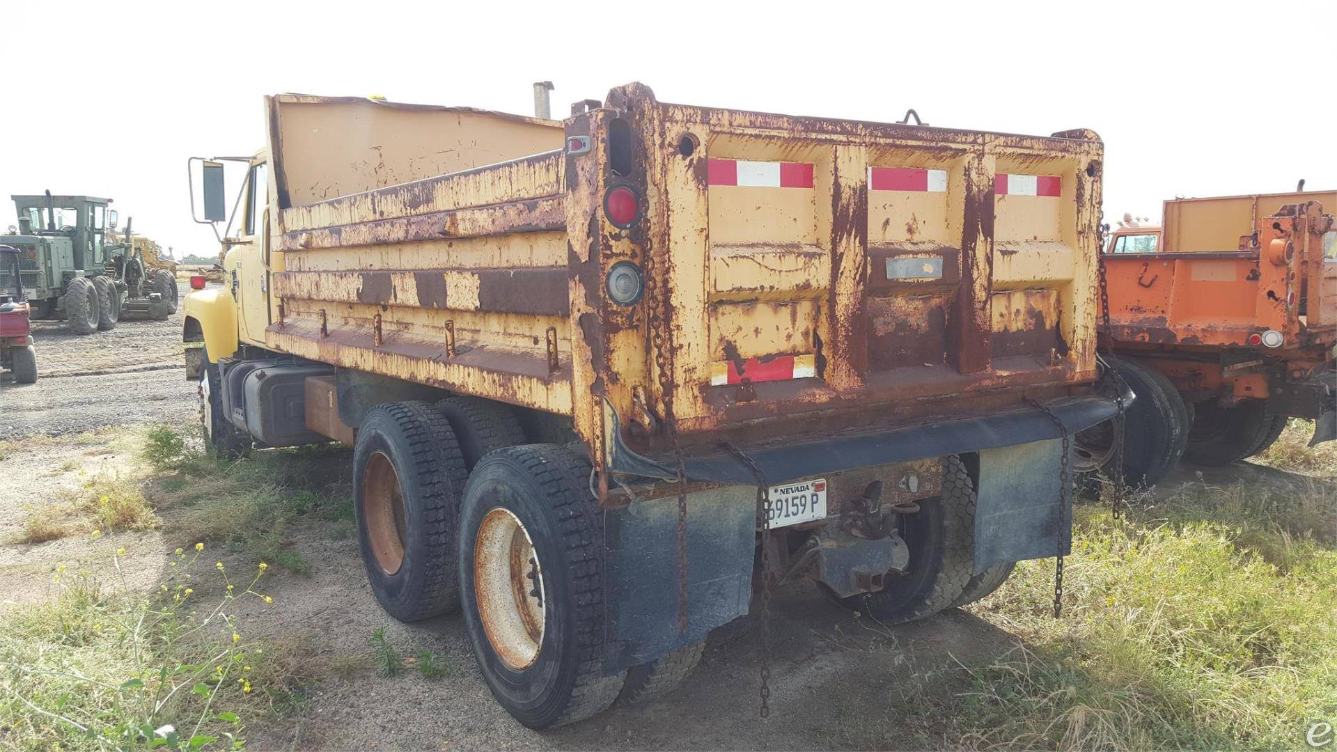 1990 International S2500 Trucks and Trailers
