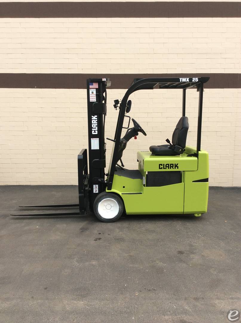 2008 Electric Clark TMX-25 Electric 3 Wheel Sit Down