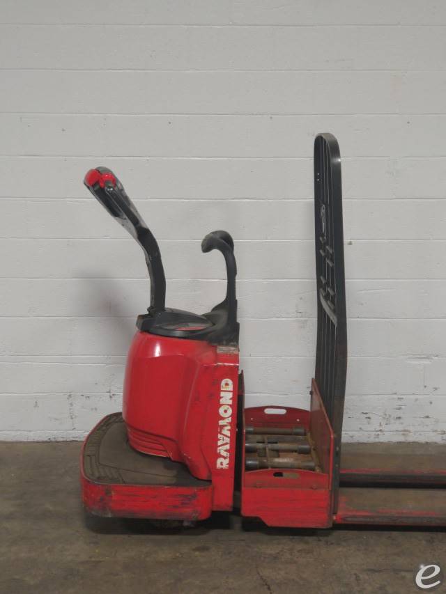 2009 Electric Raymond 8400 Electric Walkie/Rider Pallet Jack