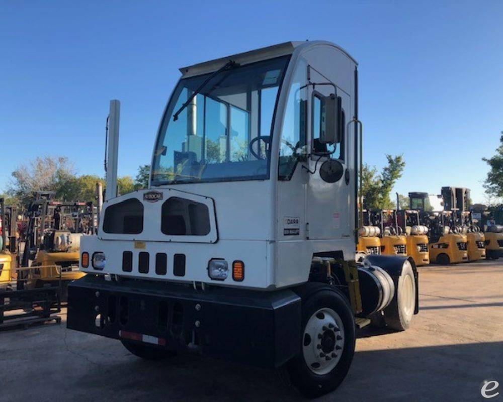 2015 Diesel Autocar ACTT42 Spotting Tractor