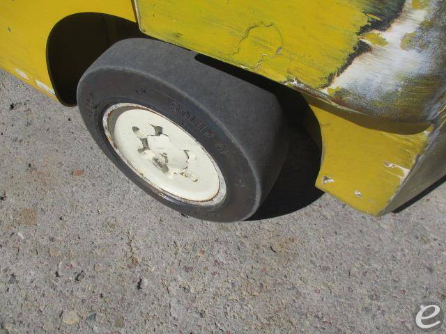 2015 LP Gas Yale GC060VX Cushion Tire 4 Wheel Sit Down (Indoor Warehouse)