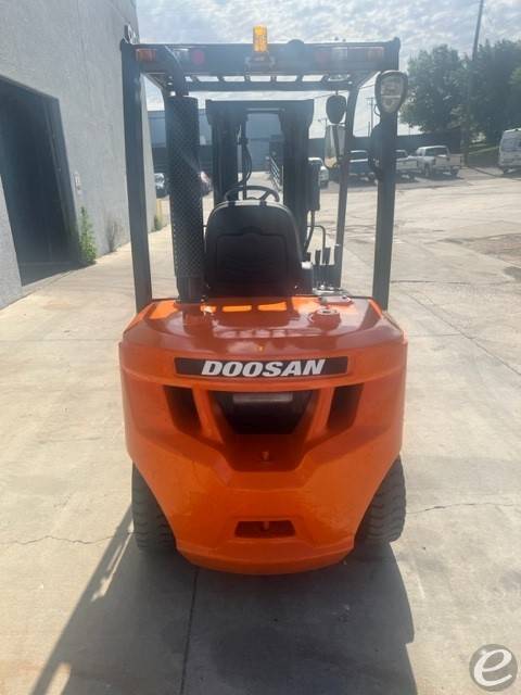 2018 Diesel Doosan Pneumatic Tire 4 Wheel Sit Down | Eliftruck