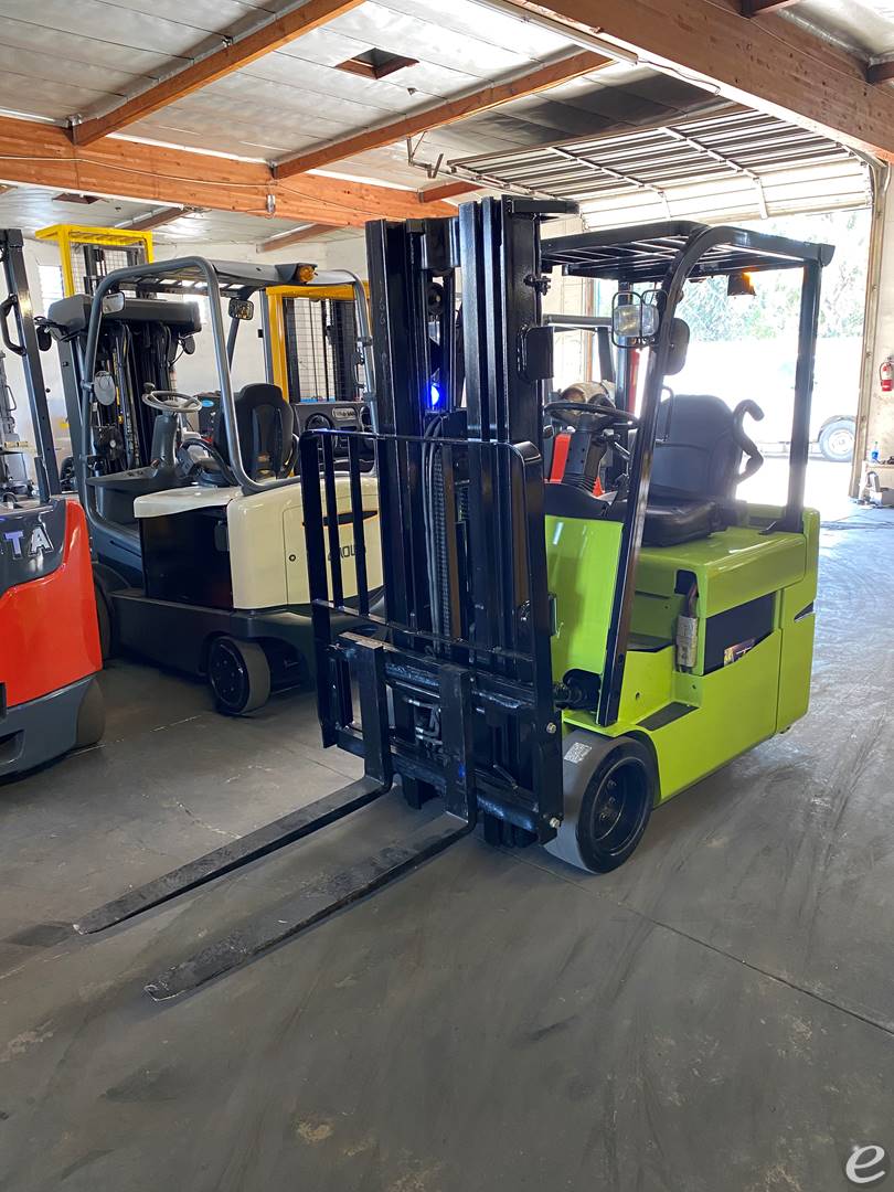 2014 Electric Clark TM25 Electric 3 Wheel Sit Down