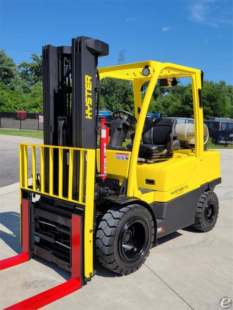 2017 LP Gas Hyster H70FT Pneumatic Tire 4 Wheel Sit Down