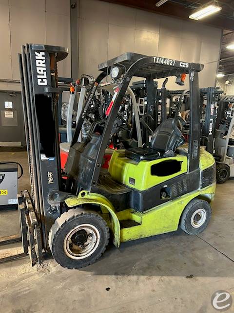 2015 Diesel Clark C25D Pneumatic Tire 4 Wheel Sit Down