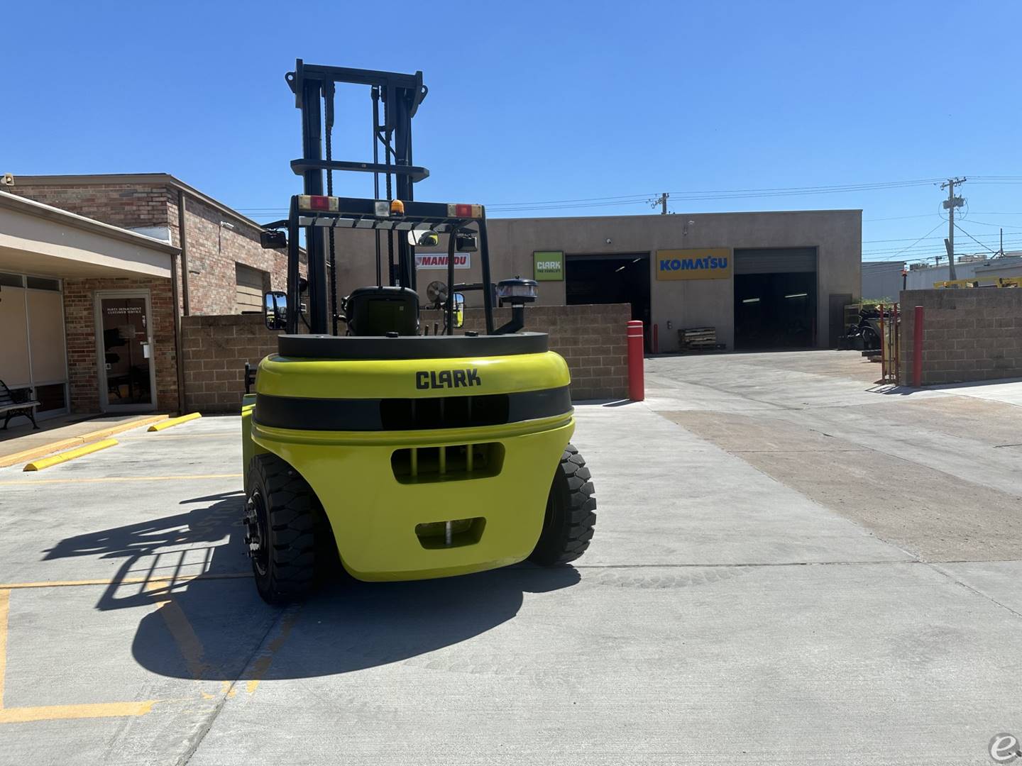 2017 LP Gas Clark Sit Down Rider C75L - 123Forklift