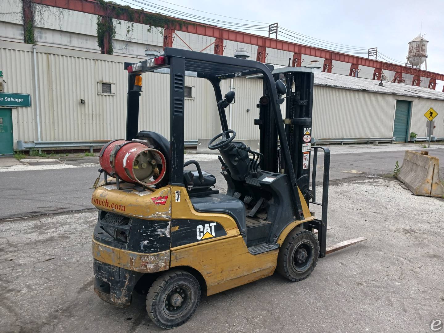 LP Gas Cat P3000 Pneumatic Tire 4 Wheel Sit Down