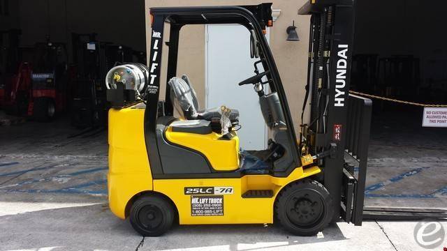 2014 LP Gas Hyundai 25LC-7A Cushion Tire 4 Wheel Sit Down (Indoor ...