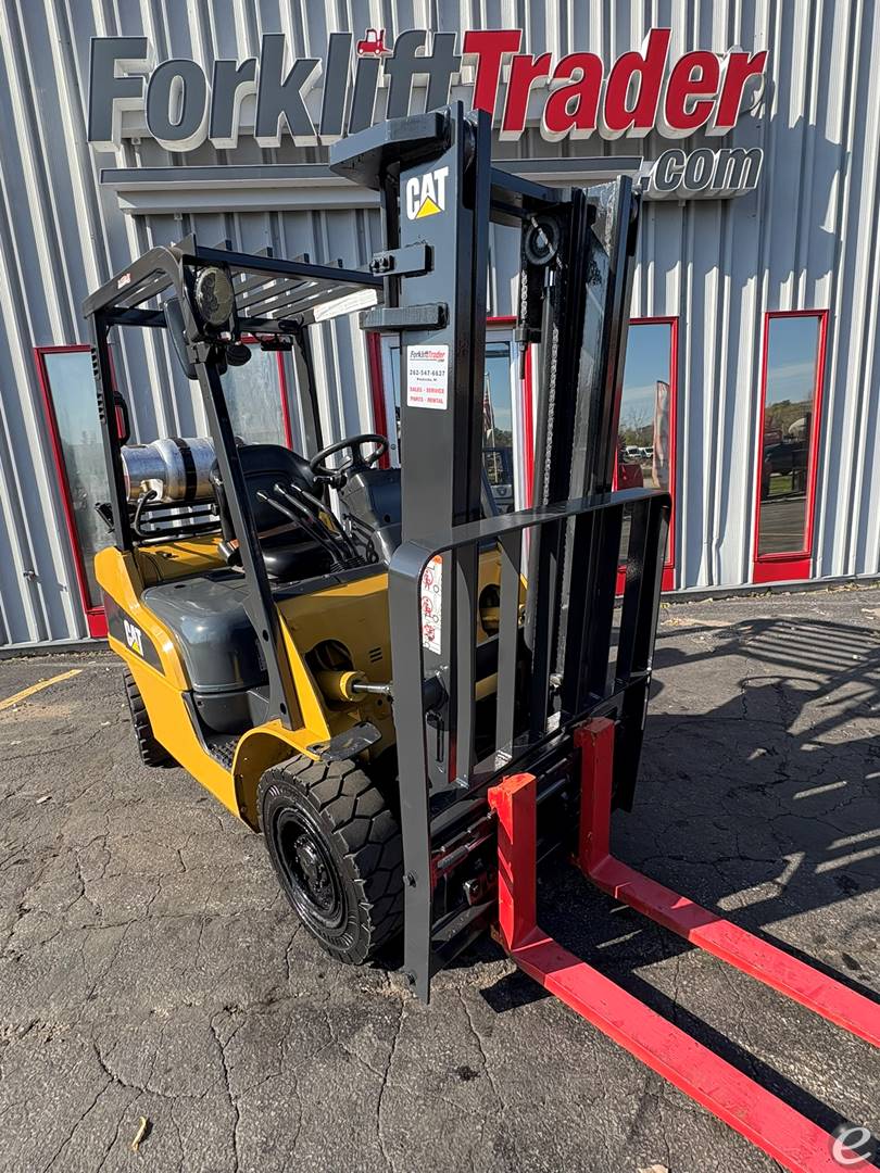 2016 LP Gas Cat Pneumatic Tire 4 Wheel Sit Down | Eliftruck