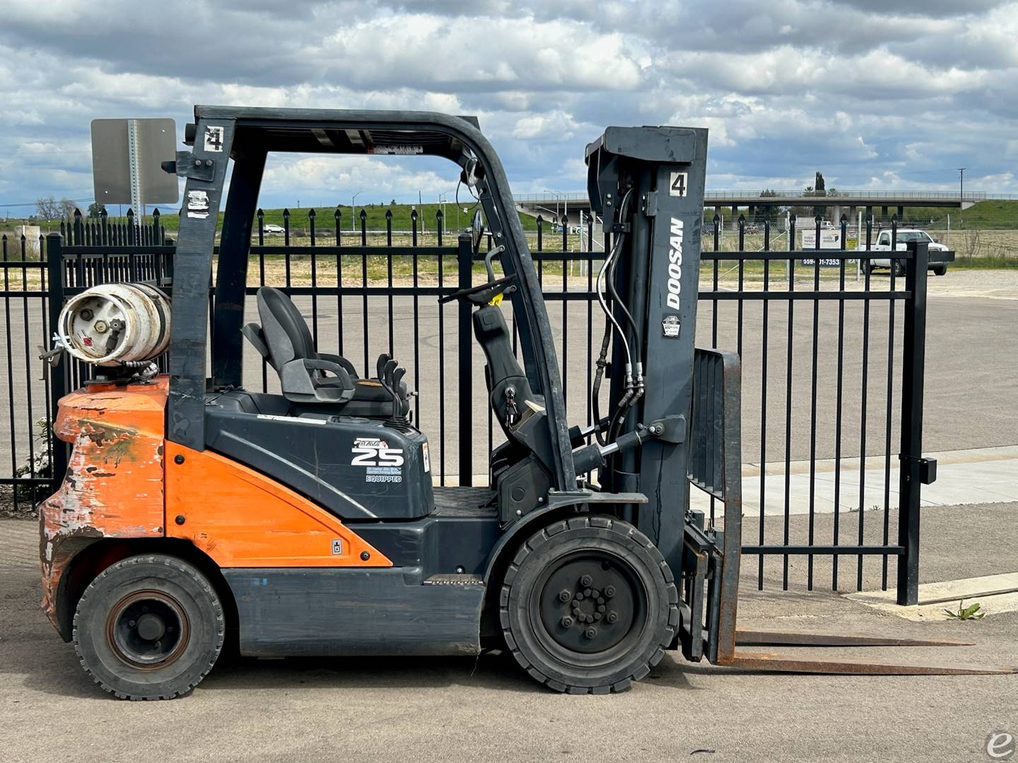 2017 LP Gas Doosan G25N-7 Pneumatic Tire 4 Wheel Sit Down