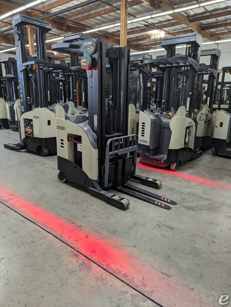 2012 Electric Crown RR5715-35 Electric Narrow Aisle Single Reach