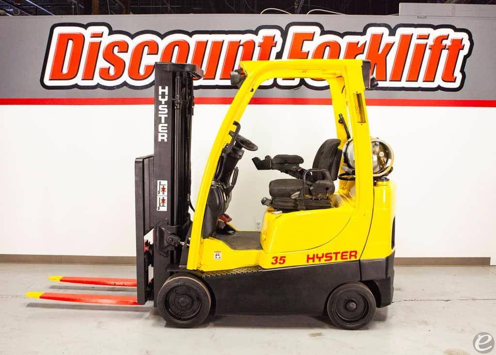 2014 LP Gas Hyster S35FT Cushion Tire 4 Wheel Sit Down (Indoor Warehouse)