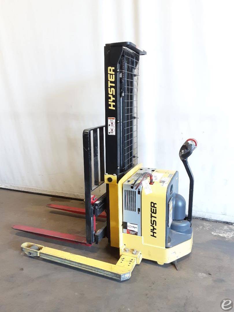 2018 Electric Hyster W25ZA2 Electric Walkie Straddle Stacker