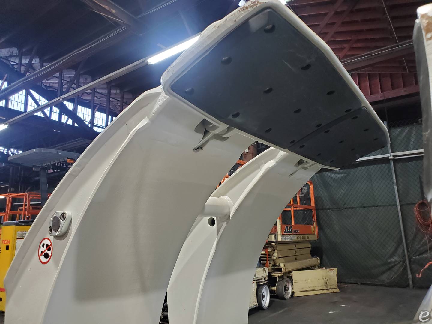 2014 Cascade 77F-RCP-423 Paper Roll Clamps