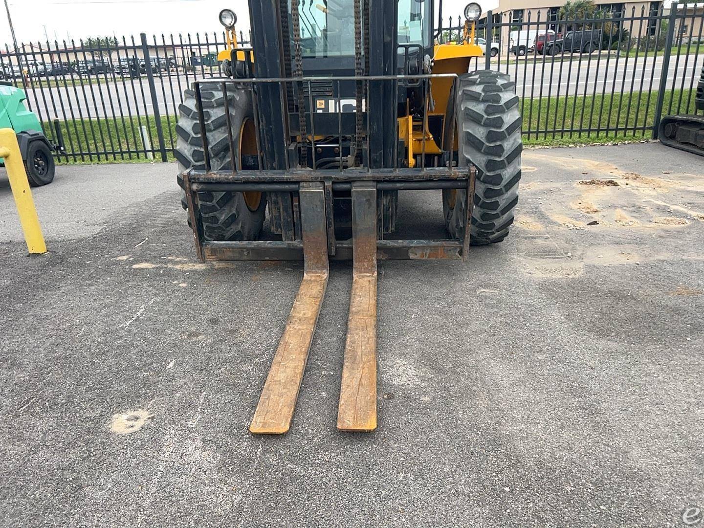 2015 Diesel JCB 950 Rough Terrain (Vertical Mast)