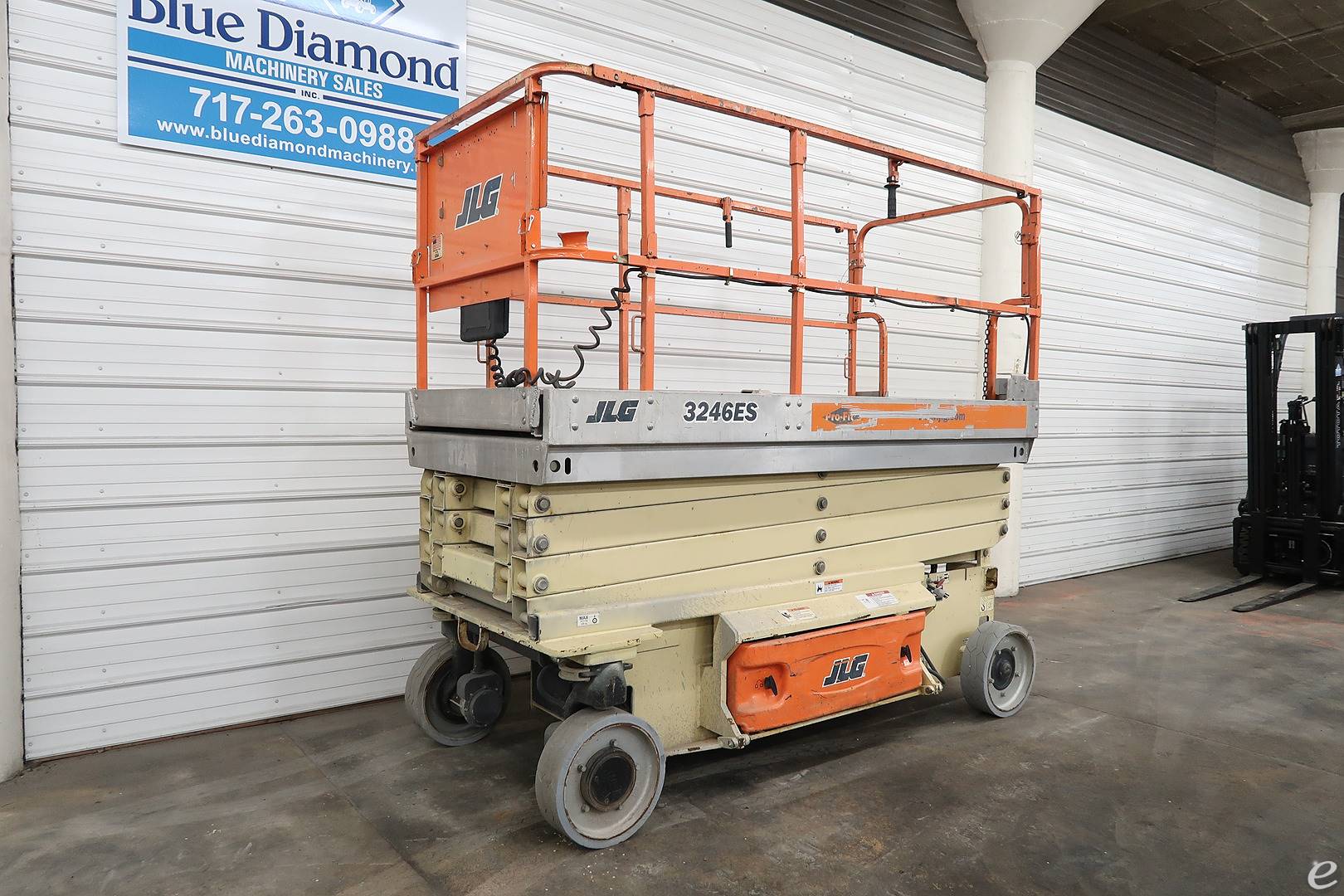 2008 Electric JLG 3246ES Slab